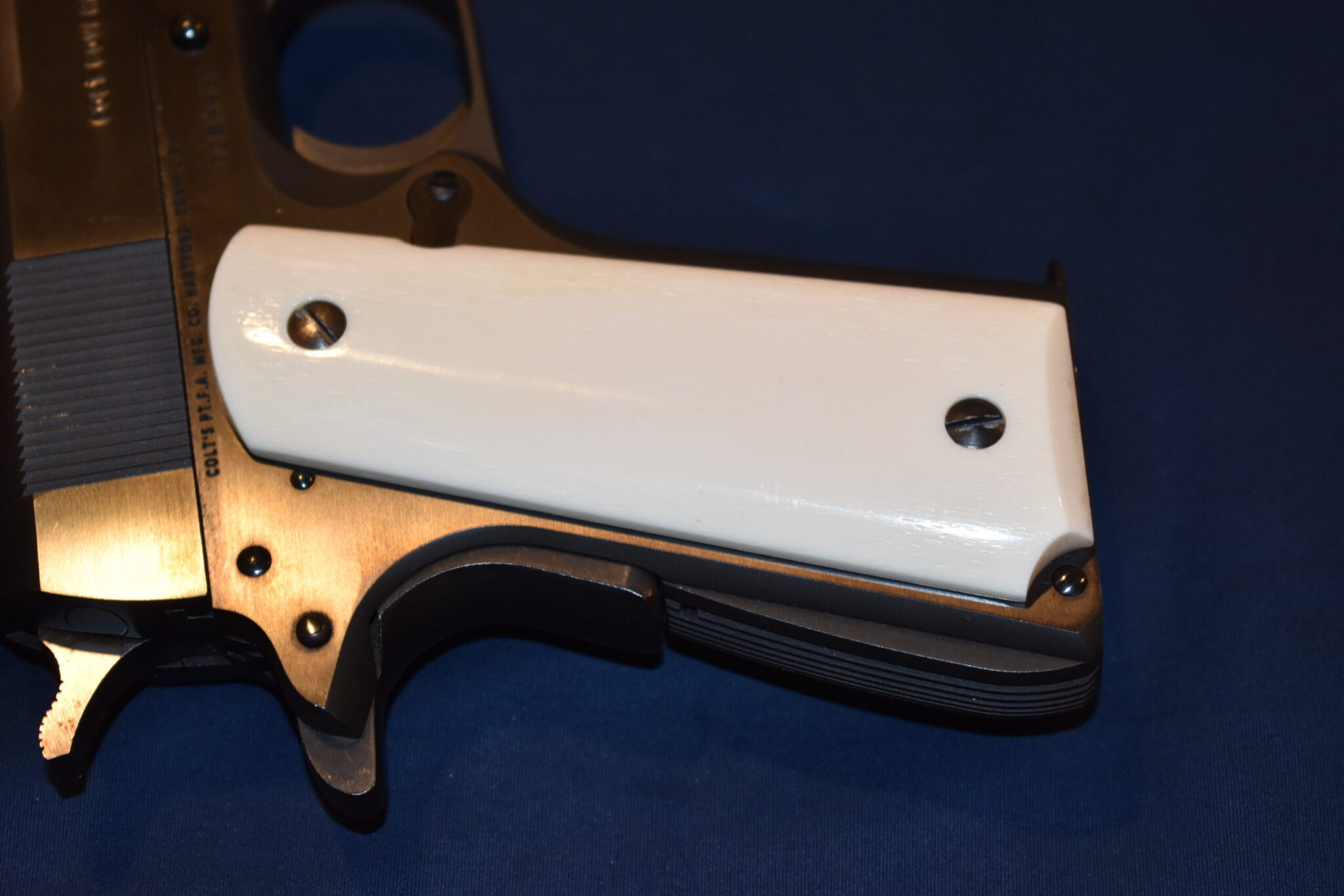 COLT 1911 GIRAFFE BONE GRIPS 1911GB20 | Rogers Guns & Grips