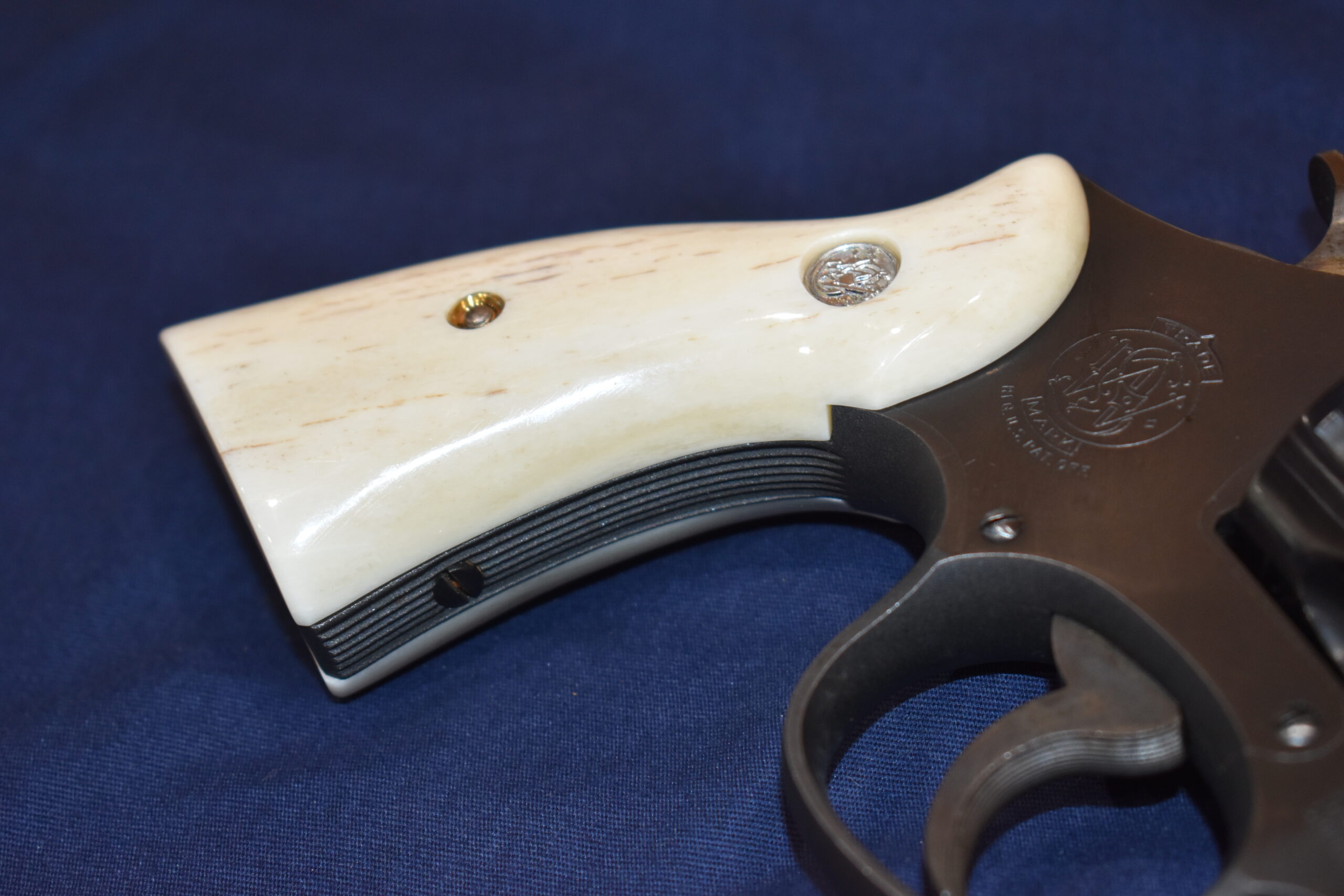 SMITH & WESSON N FRAME PREMIUM GRADE GIRAFFE BONE GRIPS SWNGB18 | Rogers Guns & Grips